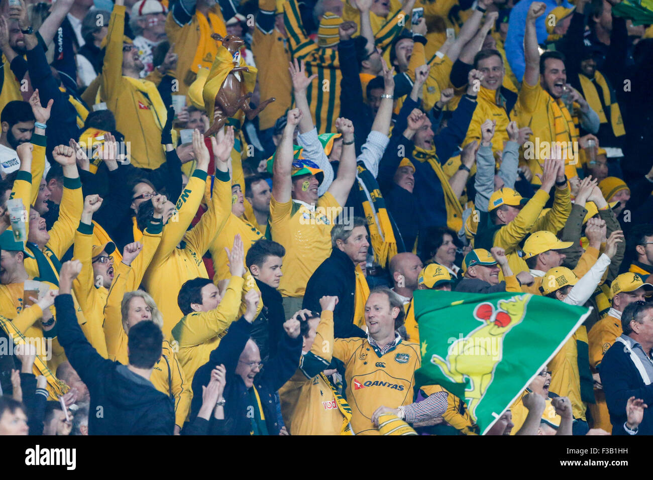 Australian rugby fans hi-res stock photography and images - Alamy