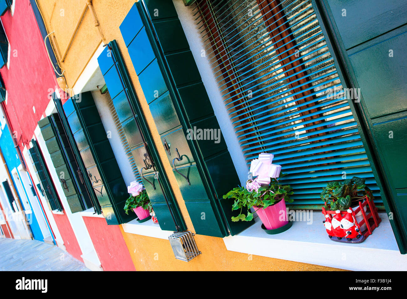Windows ledge hi-res stock photography and images - Alamy