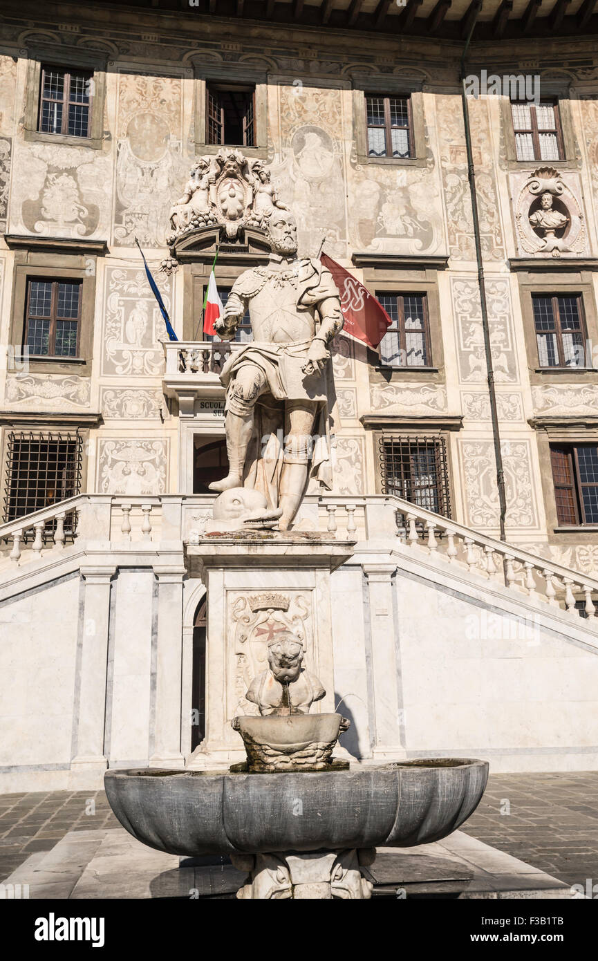 Statue of Cosimo I, Palazzo della Carovana (dei Cavalieri), Knight's ...