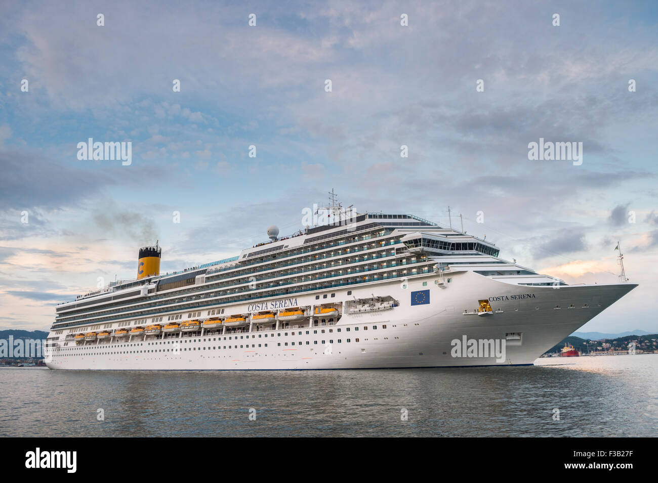 Sailing ship leaving italy hi-res stock photography and images - Alamy