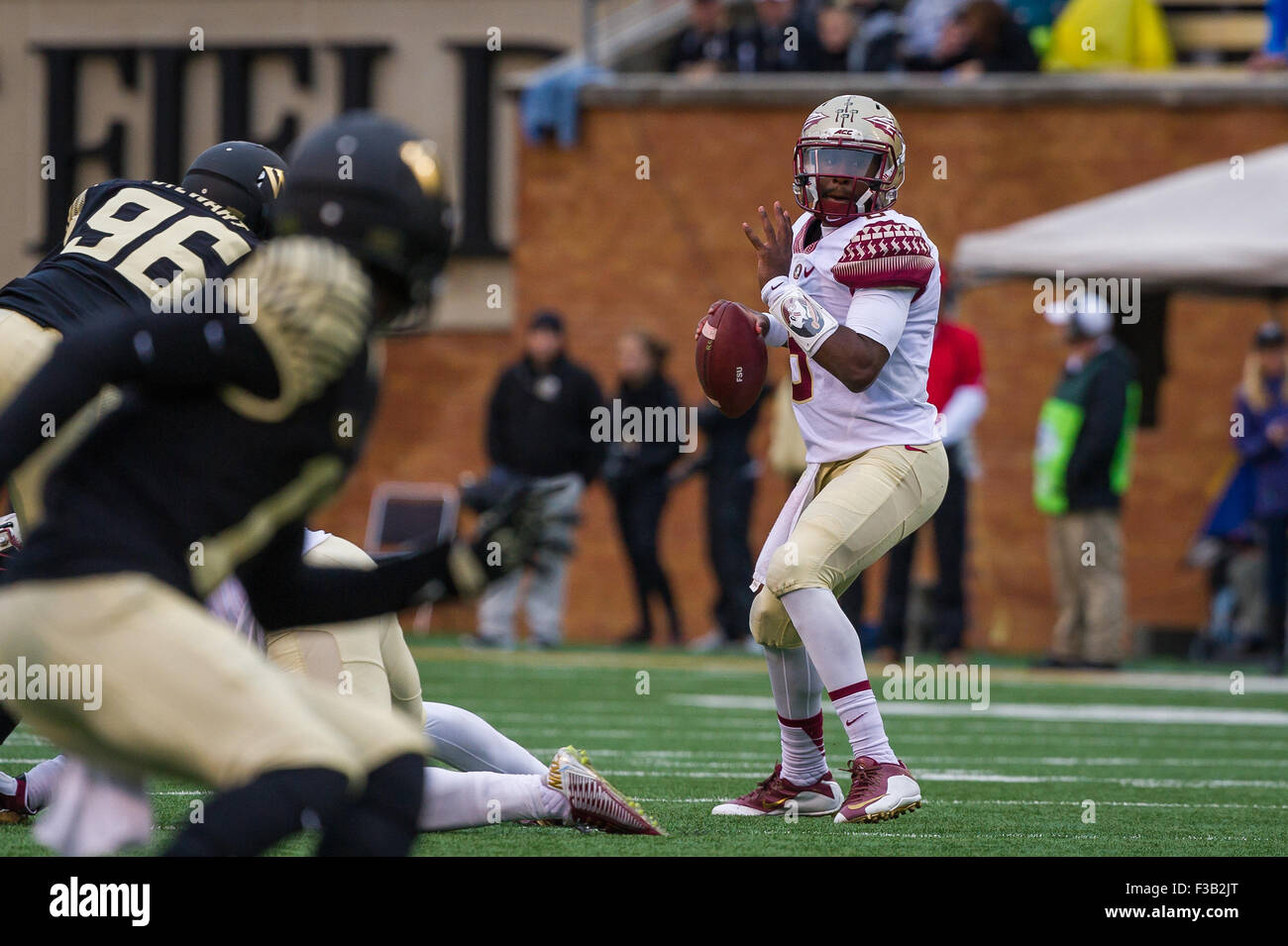 Winston-Salem, NC, USA. 2nd Oct, 2015. Florida State Seminoles ...