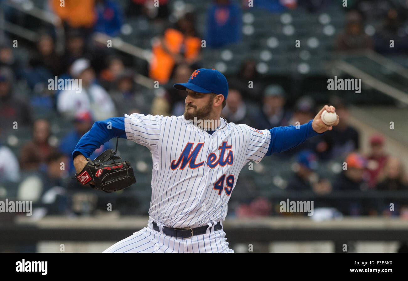 New York, NY, USA. 3rd Oct, 2015. New York Mets pitcher JONATHON NIESE ...