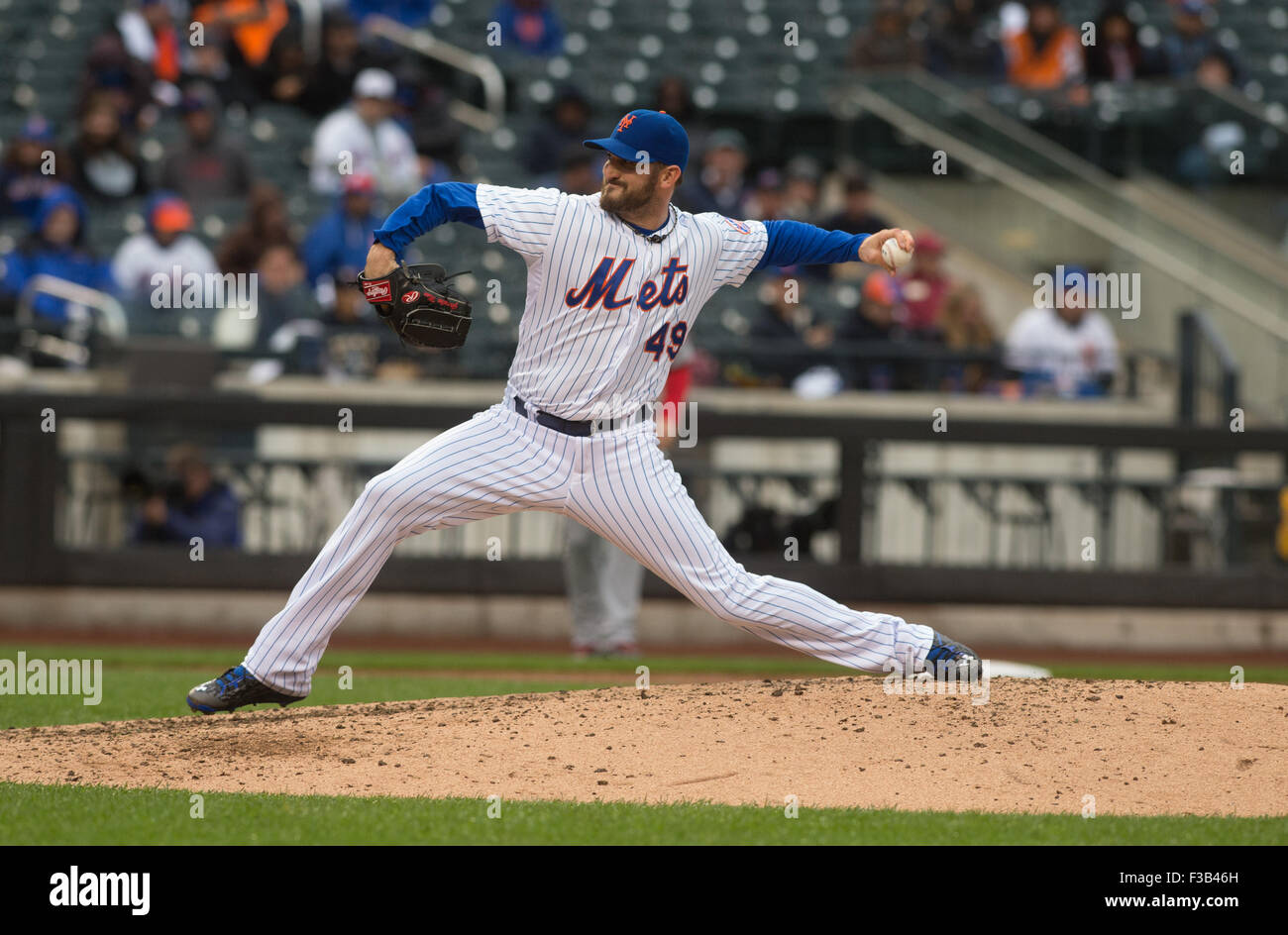 New York, NY, USA. 3rd Oct, 2015. New York Mets pitcher JONATHON NIESE ...