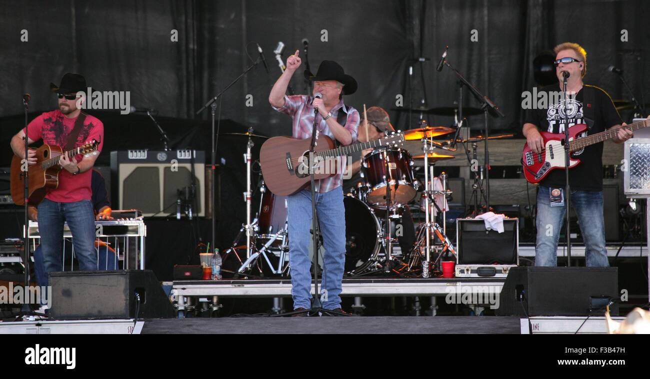 Las Vegas, NV, USA. 3rd Oct, 2015. Mark Chestnut in attendance for ...