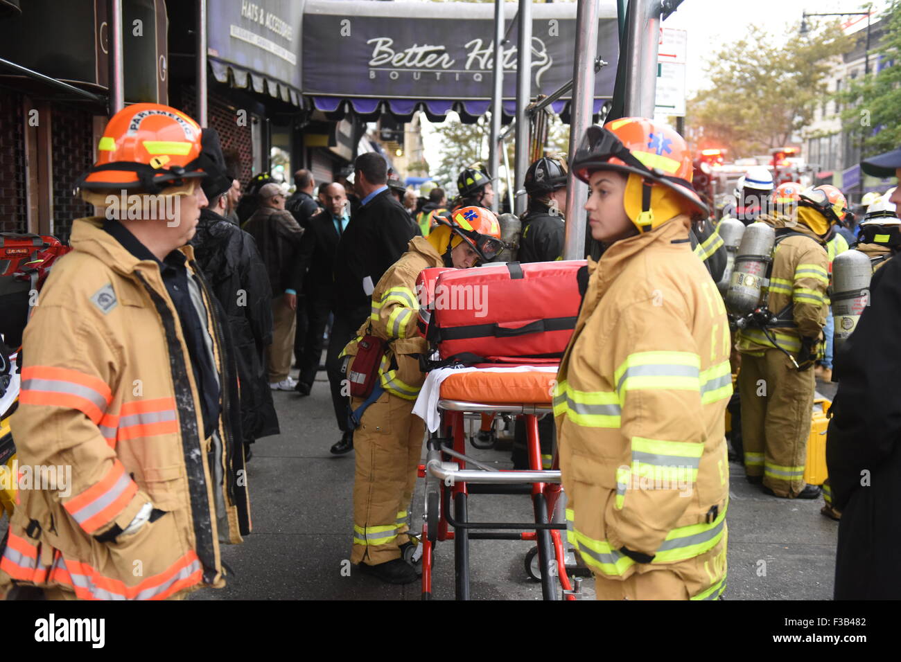 New York City, United States. 03rd Oct, 2015. EMS personnel on hand ...