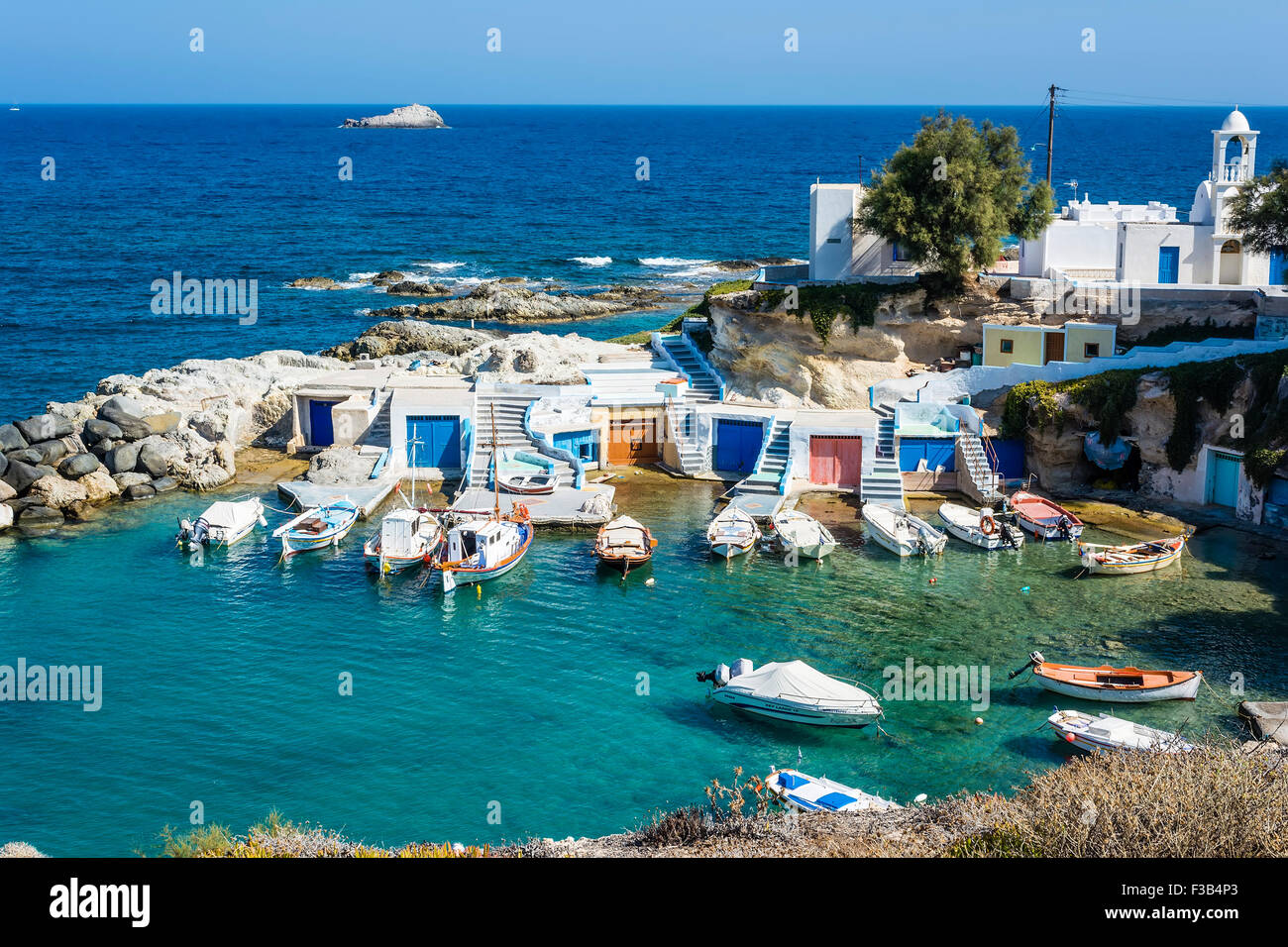 Mandrakia traditional Greek village with sirmate - traditional ...