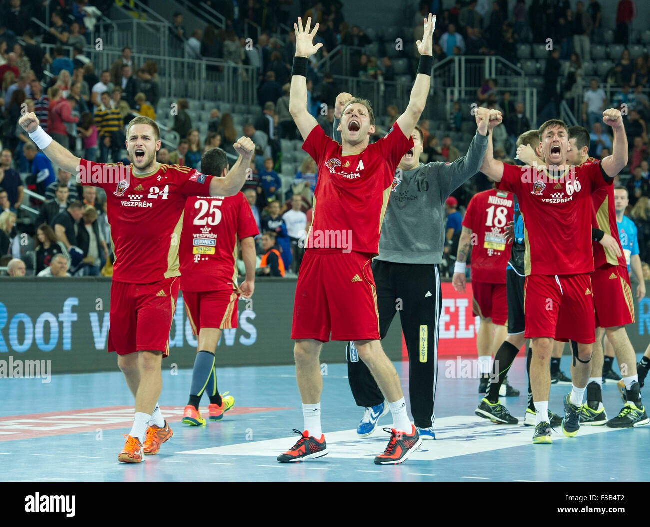 3 handball players hi-res stock photography and images - Alamy