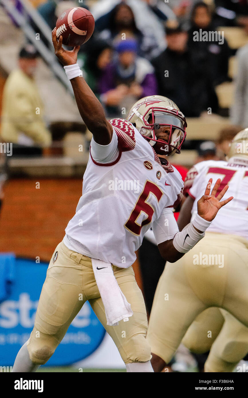 Winston-Salem, NC, USA. 3rd Oct, 2015. quarterback Everett Golson (6 ...