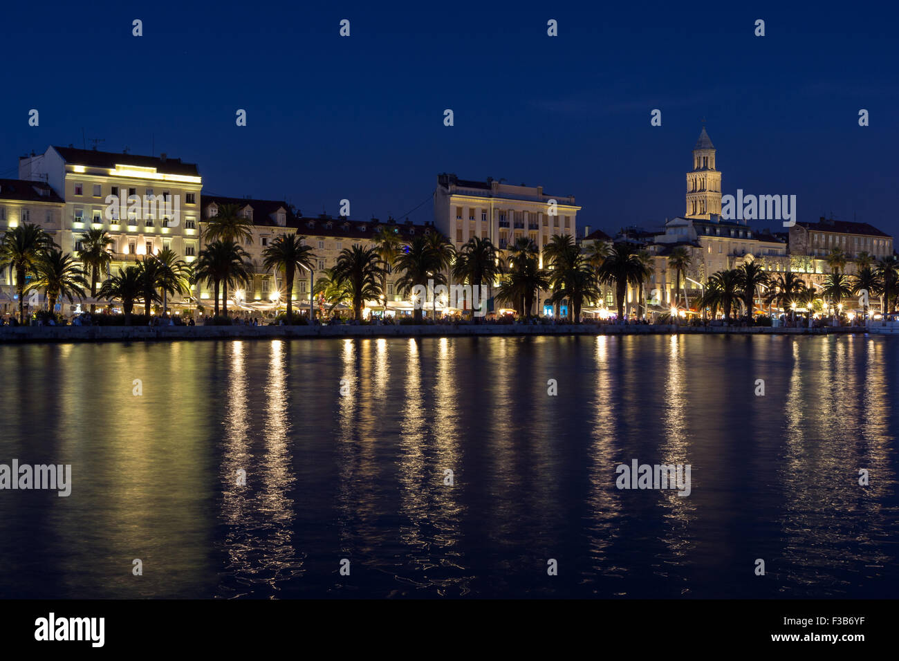 Riva waterfront promenade at the old town in Split, Croatia at night ...