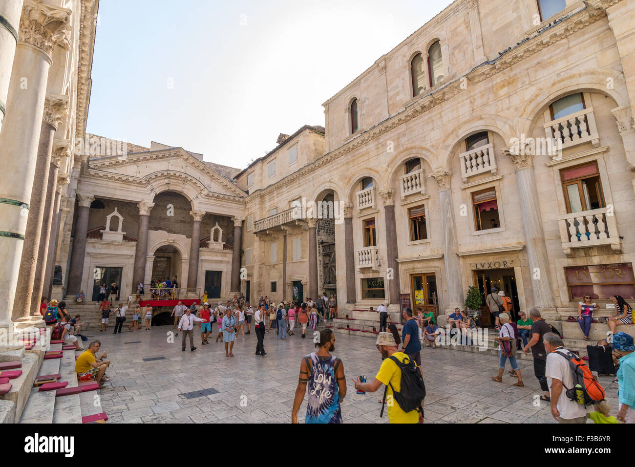 Peristyle and diocletian's palace hi-res stock photography and images ...