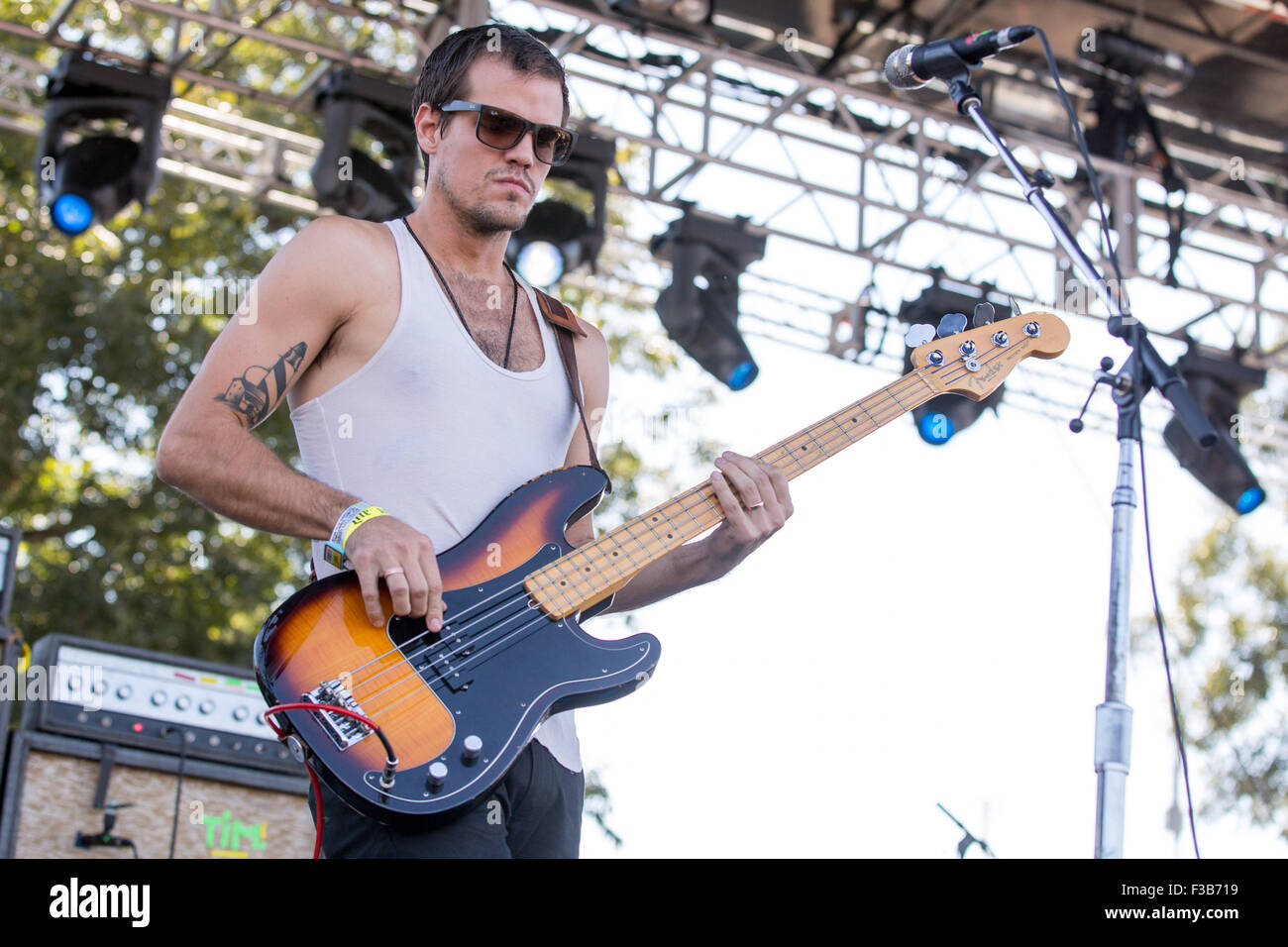 Austin, Texas, USA. 3rd Oct, 2015. Bassist ZAK APPLEBY of Houndmouth performs live at the Austin ...