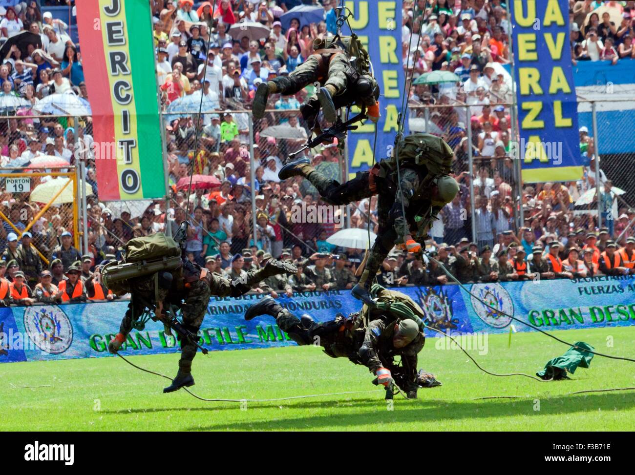 Tegucigalpa, Honduras. 3rd Oct, 2015. Soldiers of Honduras' Armed ...