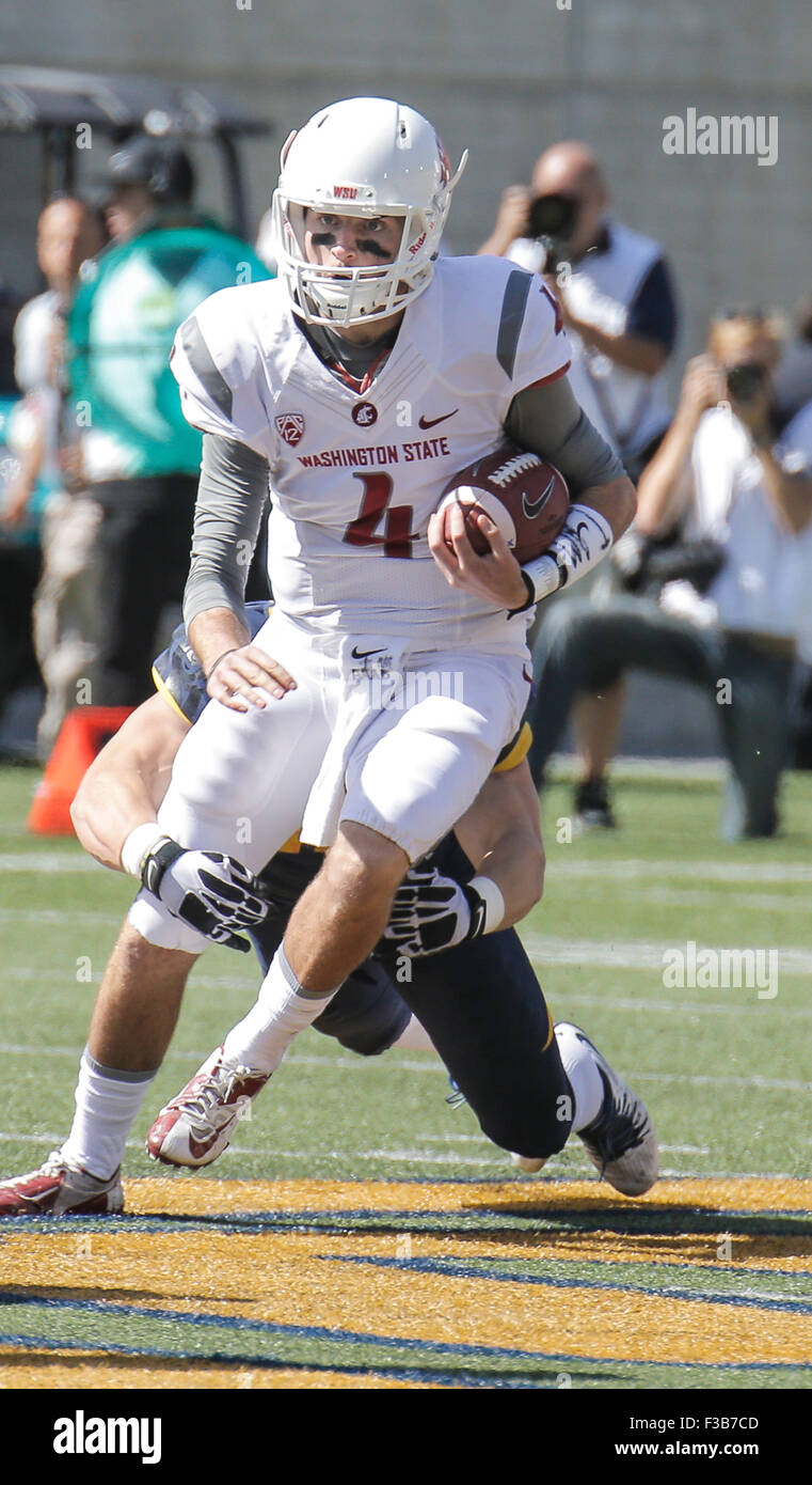 Berkeley USA CA. 03rd Oct, 2015. Washington State QB # 4 Luke Falk ...