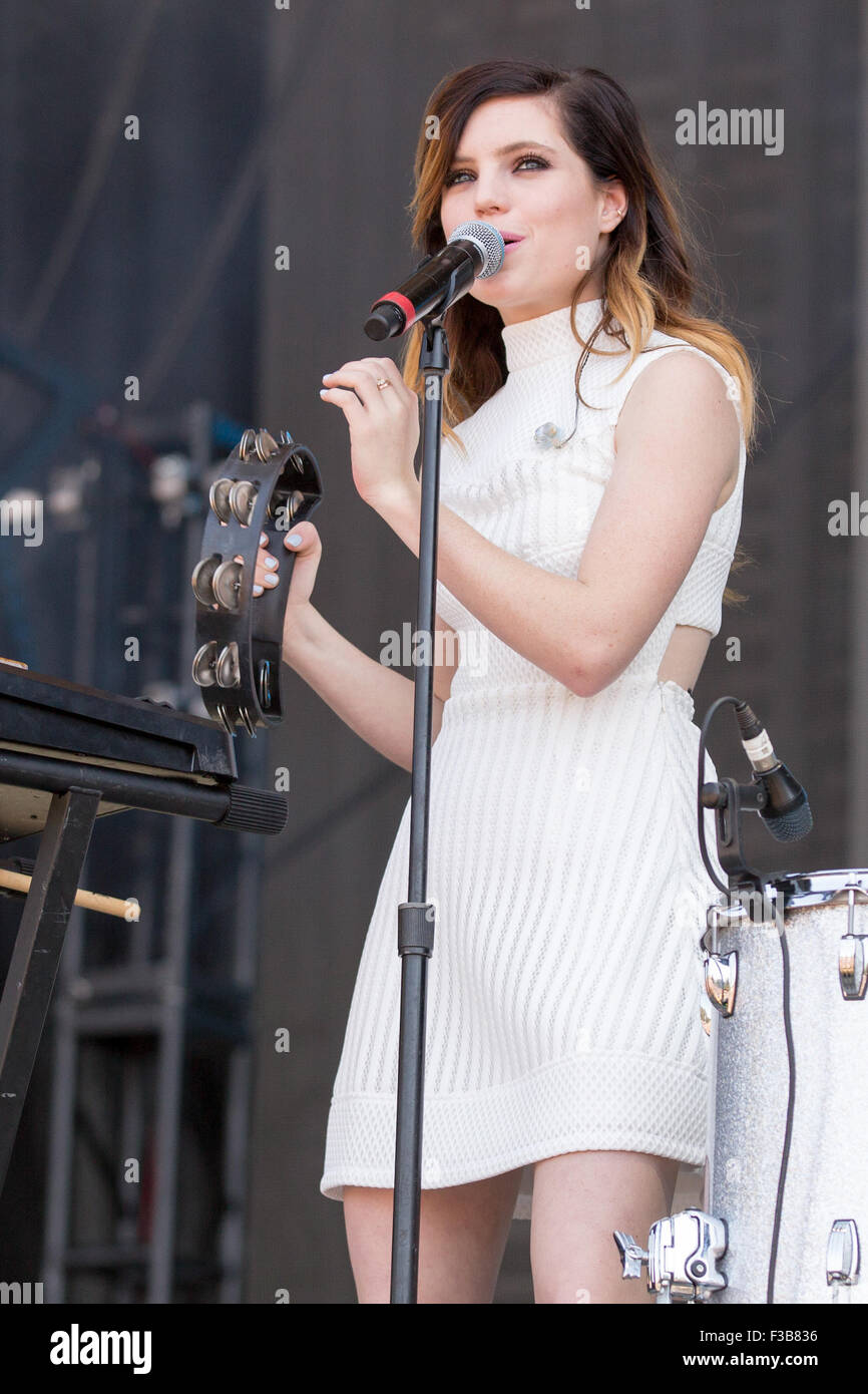 Austin, Texas, USA. 3rd Oct, 2015. Singer SYDNEY GRACE ANN SIEROTA of ...