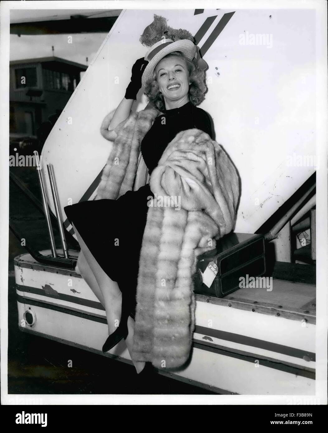 Jan. 04, 1962 - TV and night club entertainer, Jane Kean, adds a little ...