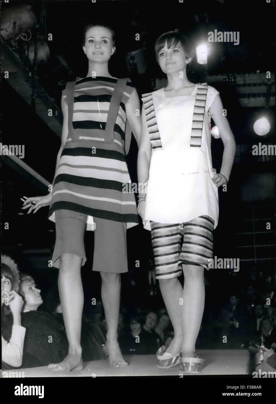 Jacques tati parade hi-res stock photography and images - Alamy