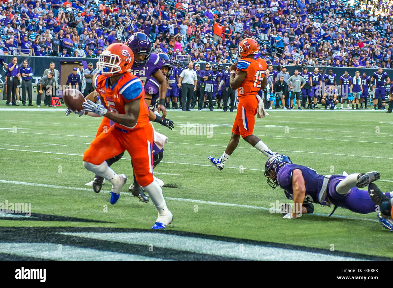 Sam avery hi-res stock photography and images - Alamy