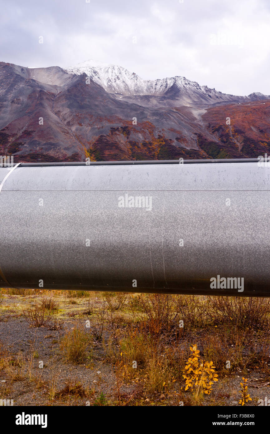 Trans alaska pipeline construction hi-res stock photography and images ...