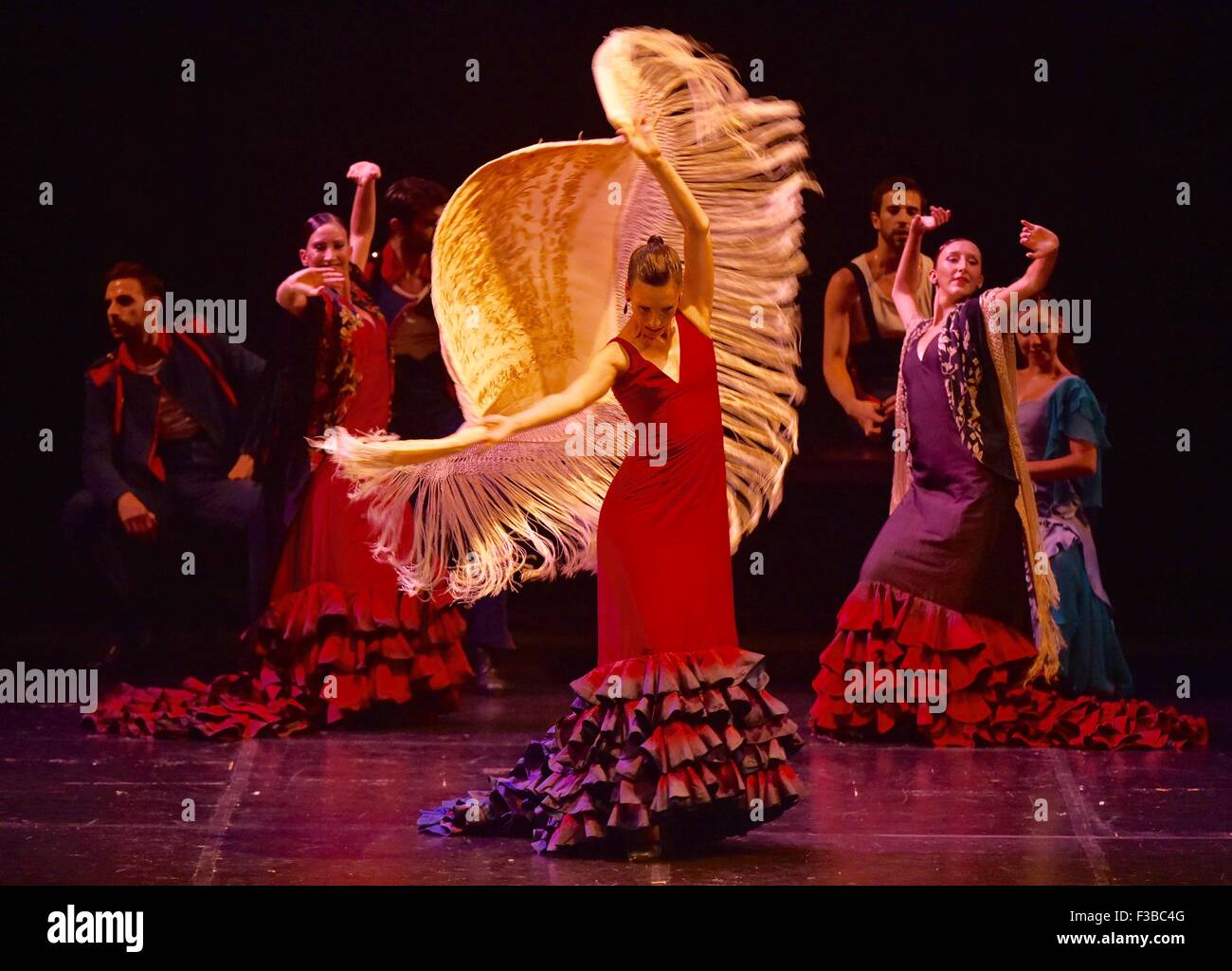 Beijing, China. 4th Oct, 2015. Dancers from Spanish Aida Gomez dancing ...