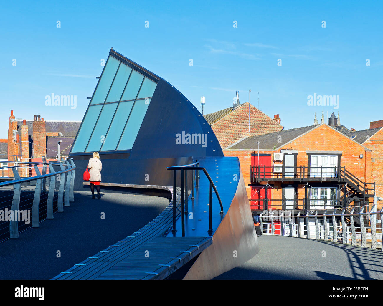 Scale lane bridge hull hi-res stock photography and images - Alamy