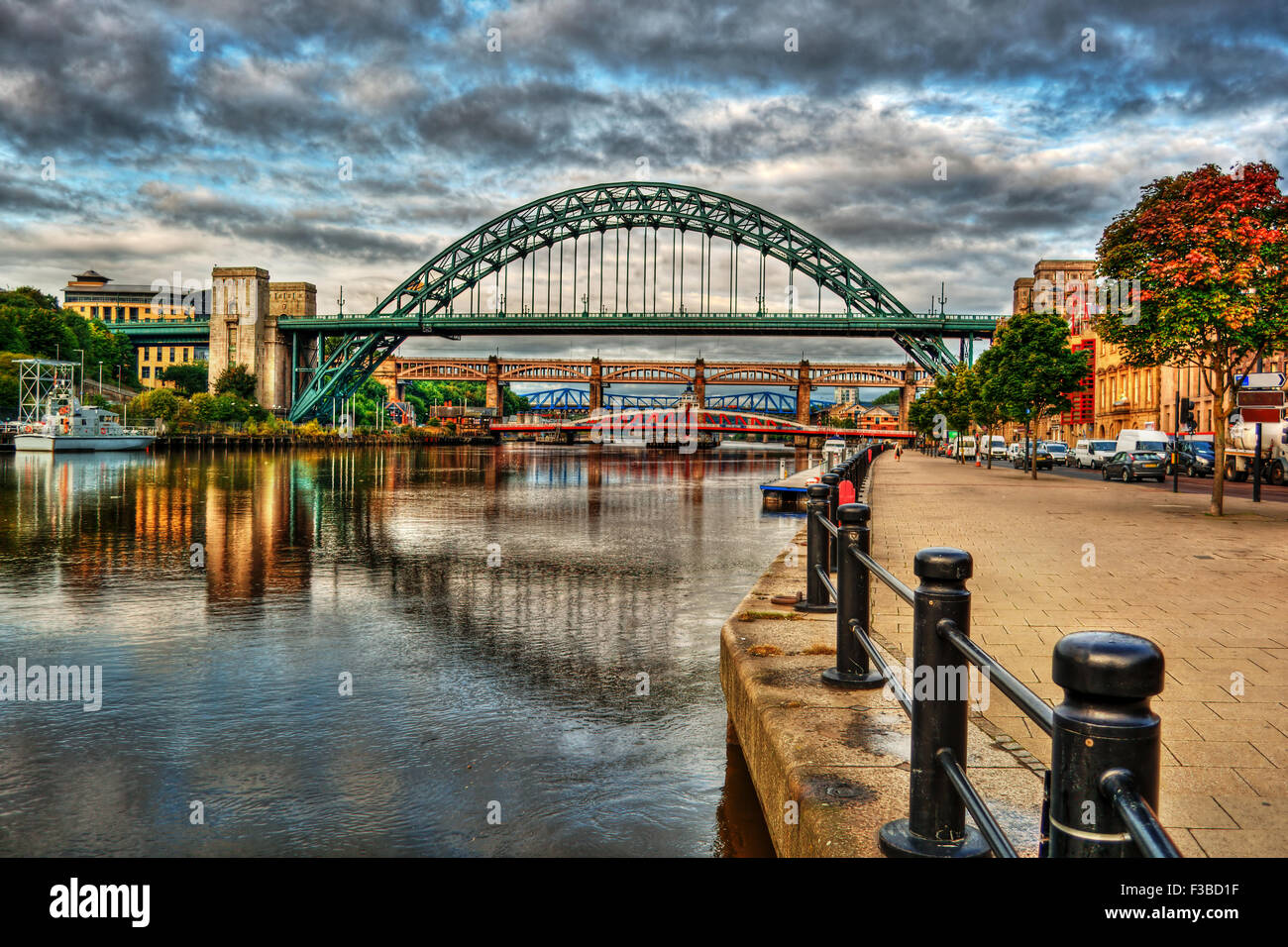 Newcastle upon tyne bridges hi-res stock photography and images - Alamy