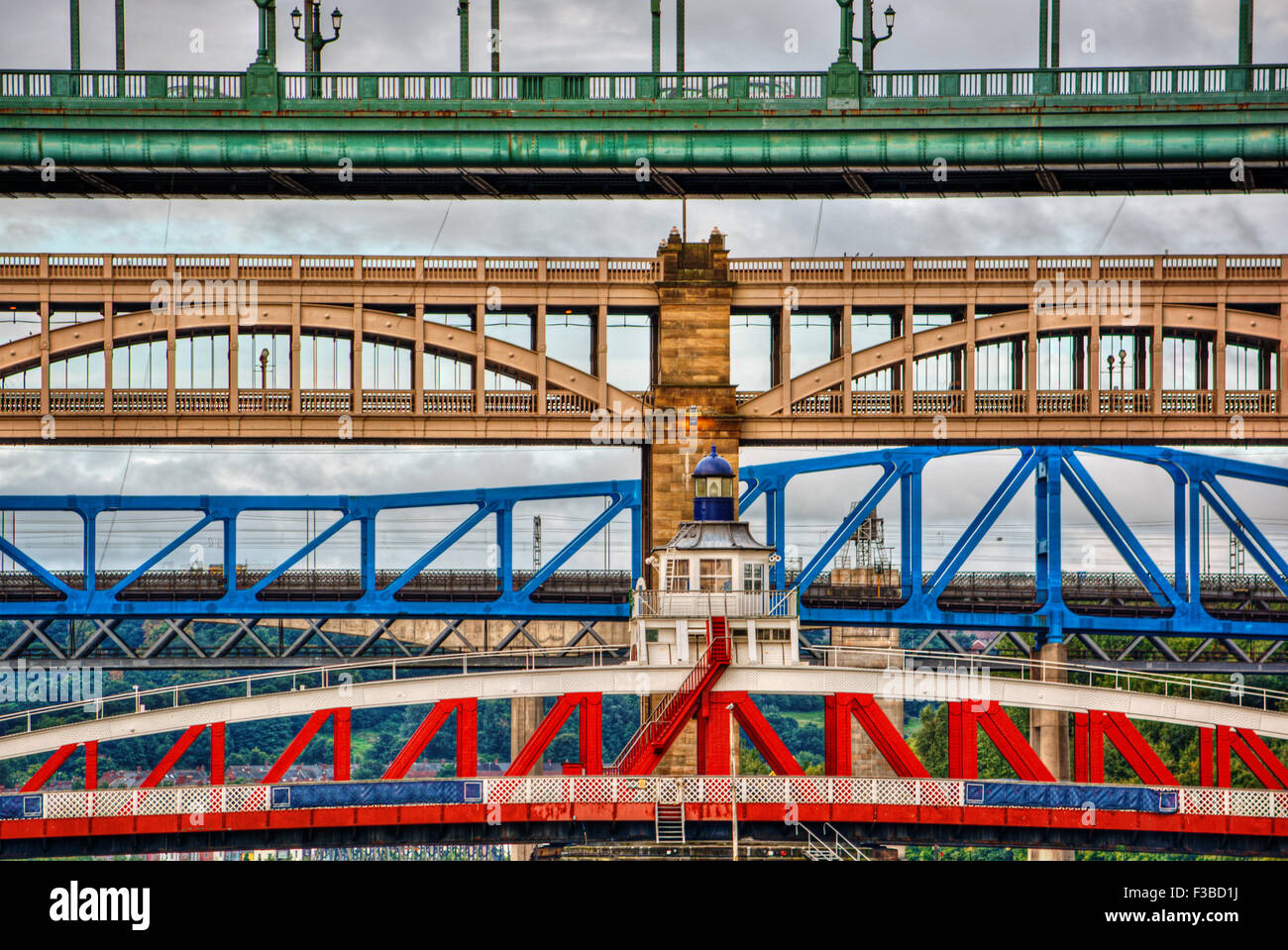 Red bridges hi-res stock photography and images - Alamy