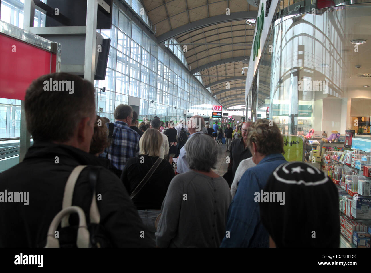 Priority queue image hi-res stock photography and images - Alamy