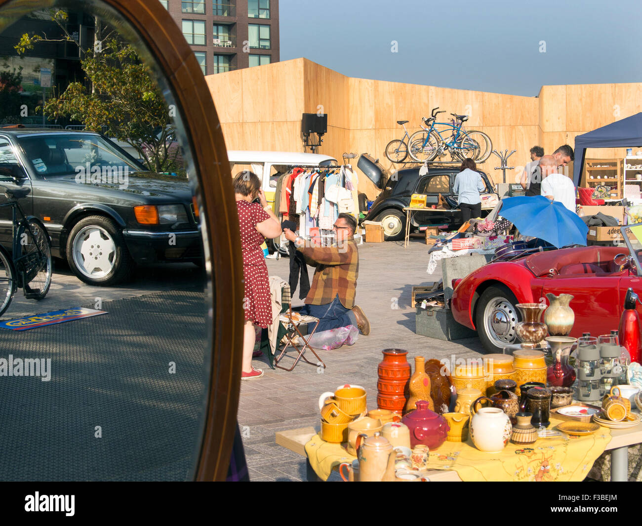 Kings cross vintage fair hi-res stock photography and images - Alamy