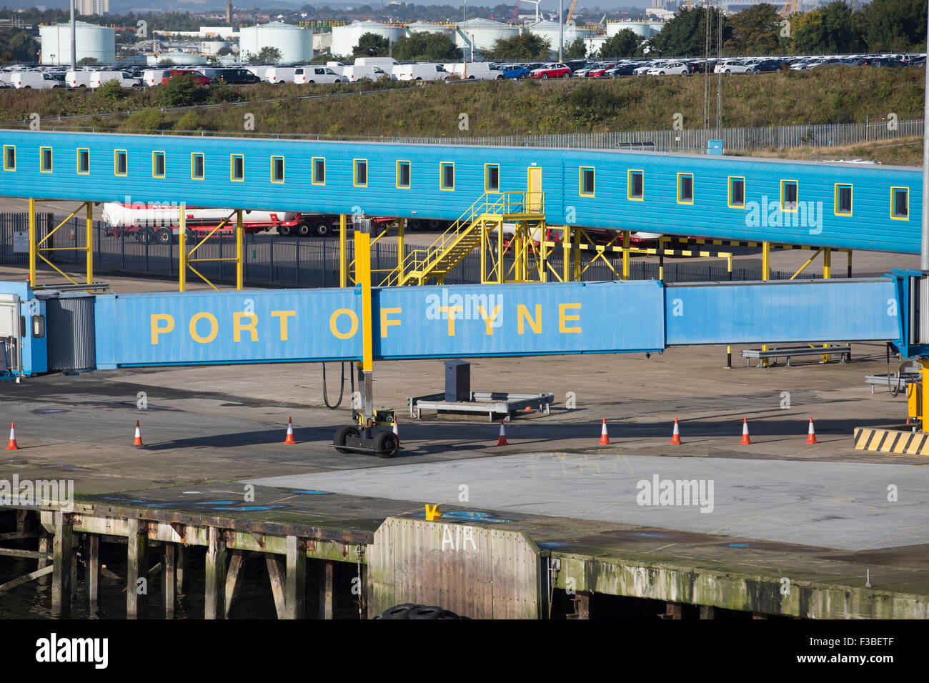 Port of tyne containers hi-res stock photography and images - Alamy