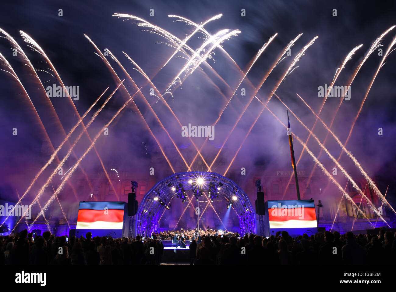 Berlin, Germany. 3rd Oct, 2015. Fireworks on German unity day outside ...