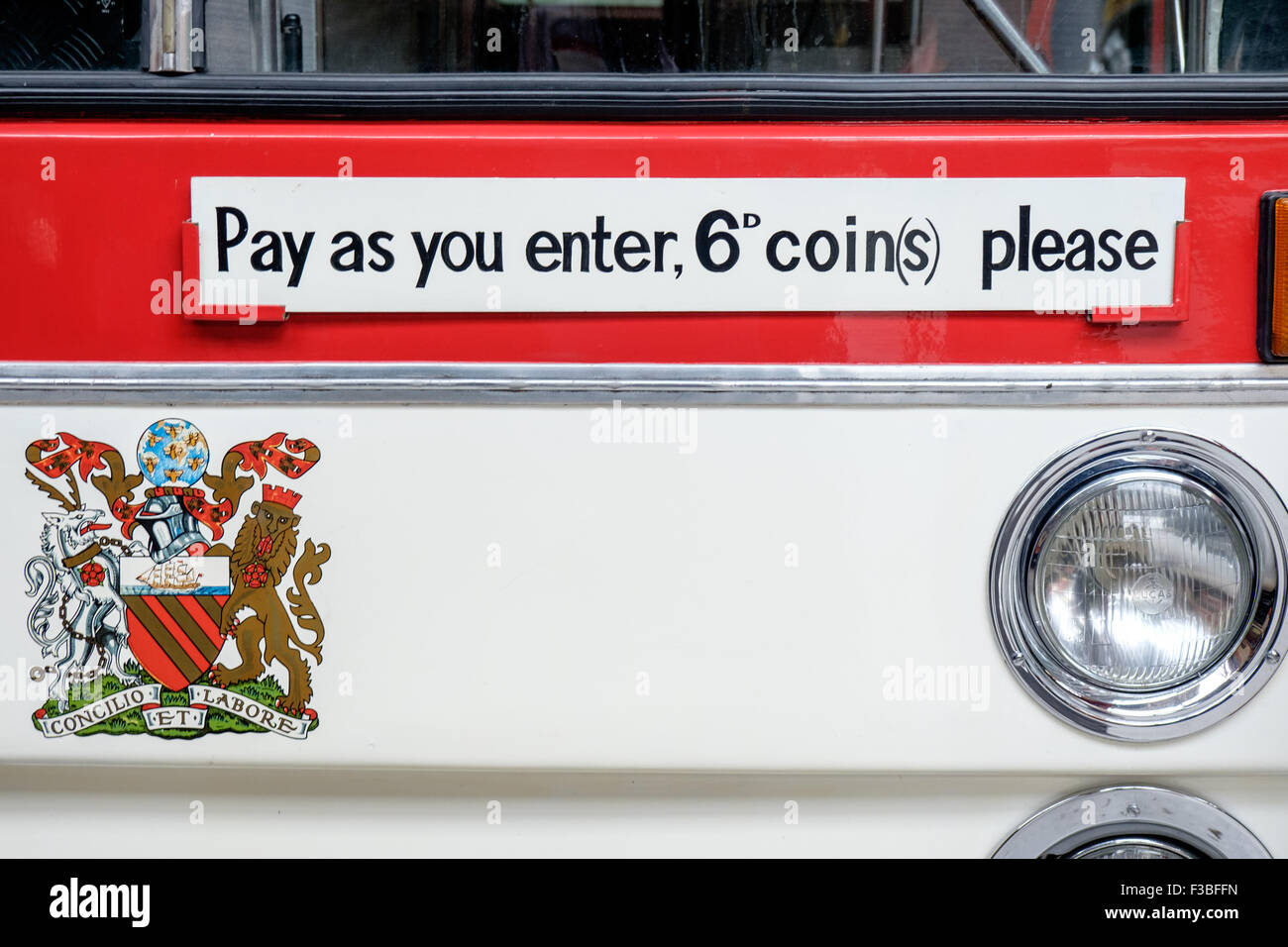 Please pay here sign hi-res stock photography and images - Alamy