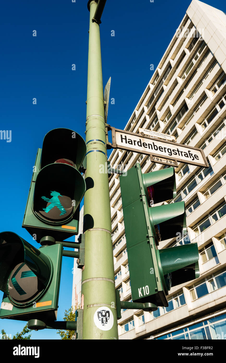 East german traffic light green man hi-res stock photography and images ...