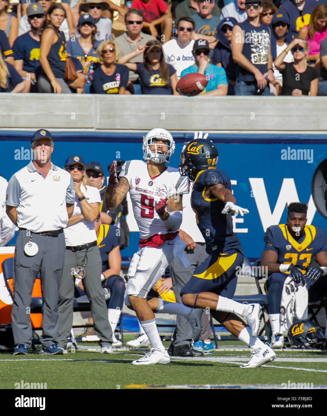 Berkeley USA CA. 03rd Oct, 2015. Washington State # 9 WR Gabe Marks ...