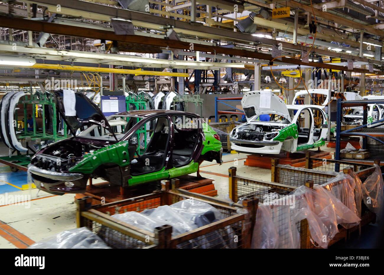 Iran car factory hi-res stock photography and images - Alamy