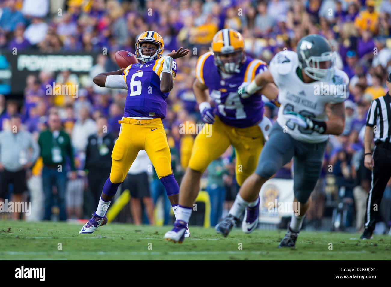 Rouge, LA, USA. 3rd Oct, 2015. LSU Tigers quarterback Brandon Harris (6 ...