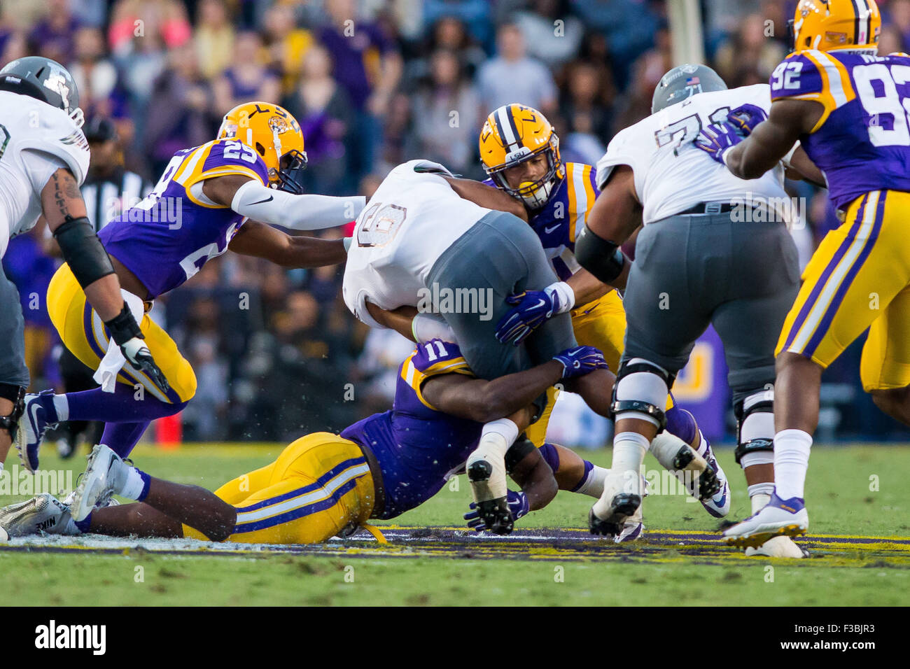 Rouge, LA, USA. 3rd Oct, 2015. LSU Tigers linebacker Duke Riley (40 ...