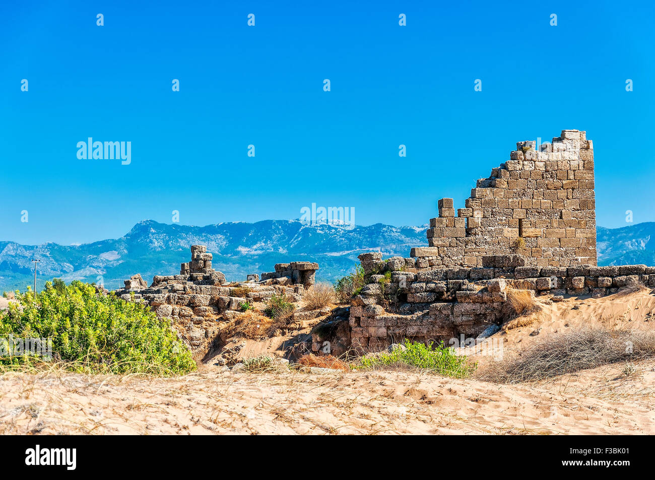 Necropolis ancient graveyard hi-res stock photography and images - Alamy