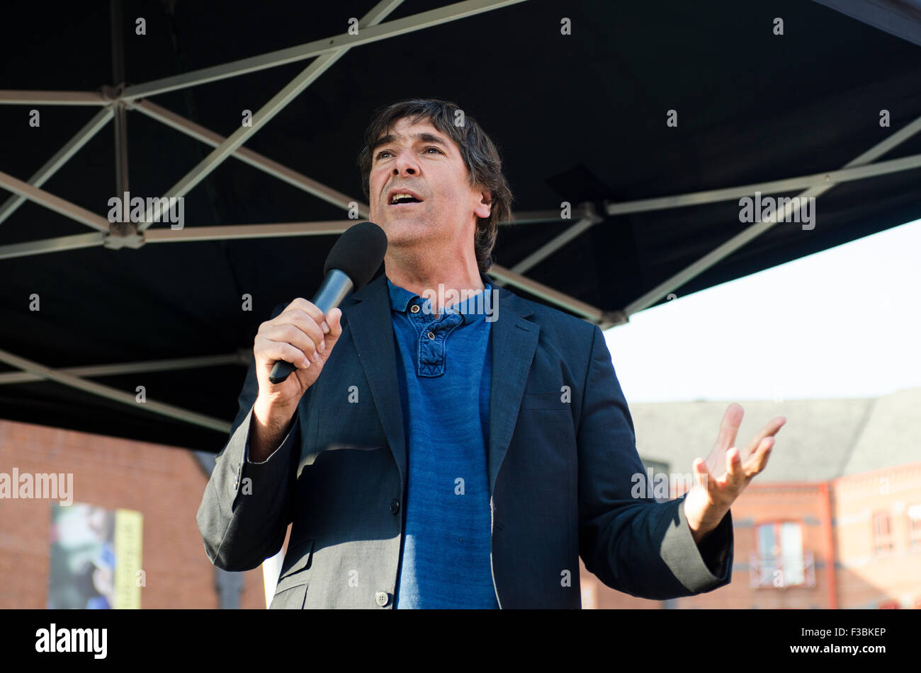 Left wing comedian hi-res stock photography and images - Alamy