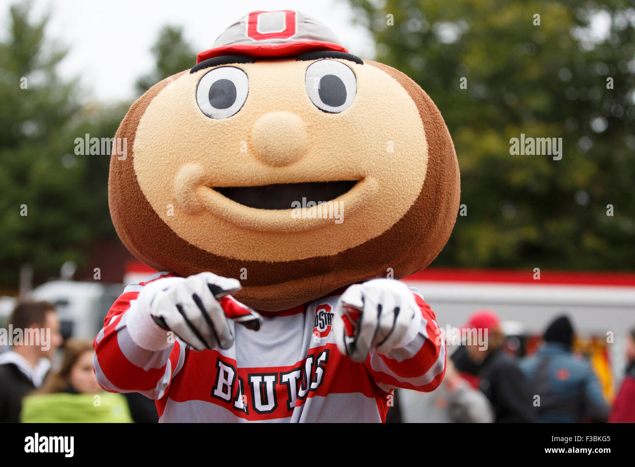 October 3, 2015: Ohio State Buckeyes mascot Brutus in action during the ...