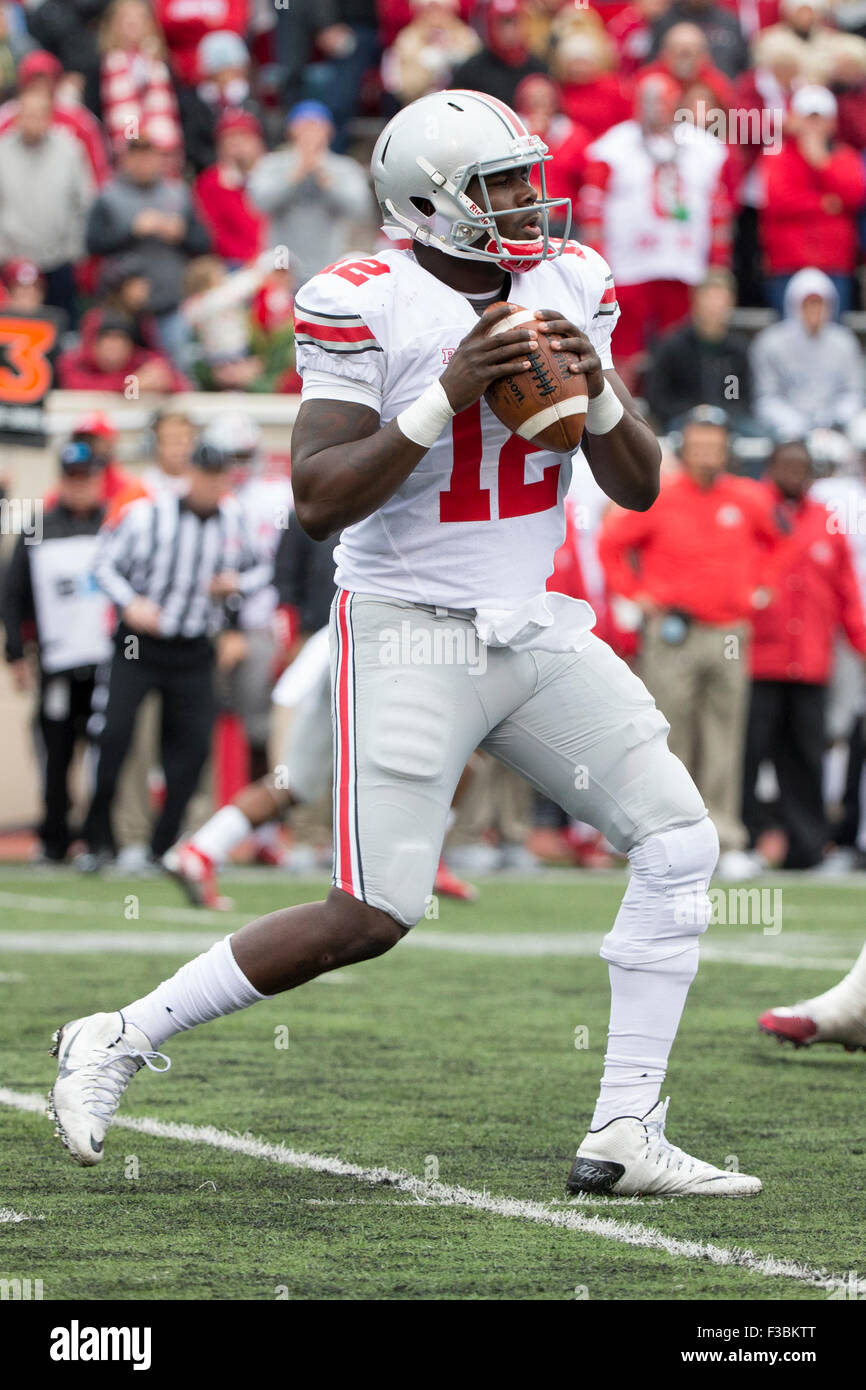 October 3, 2015: Ohio State Buckeyes quarterback Cardale Jones (12 ...