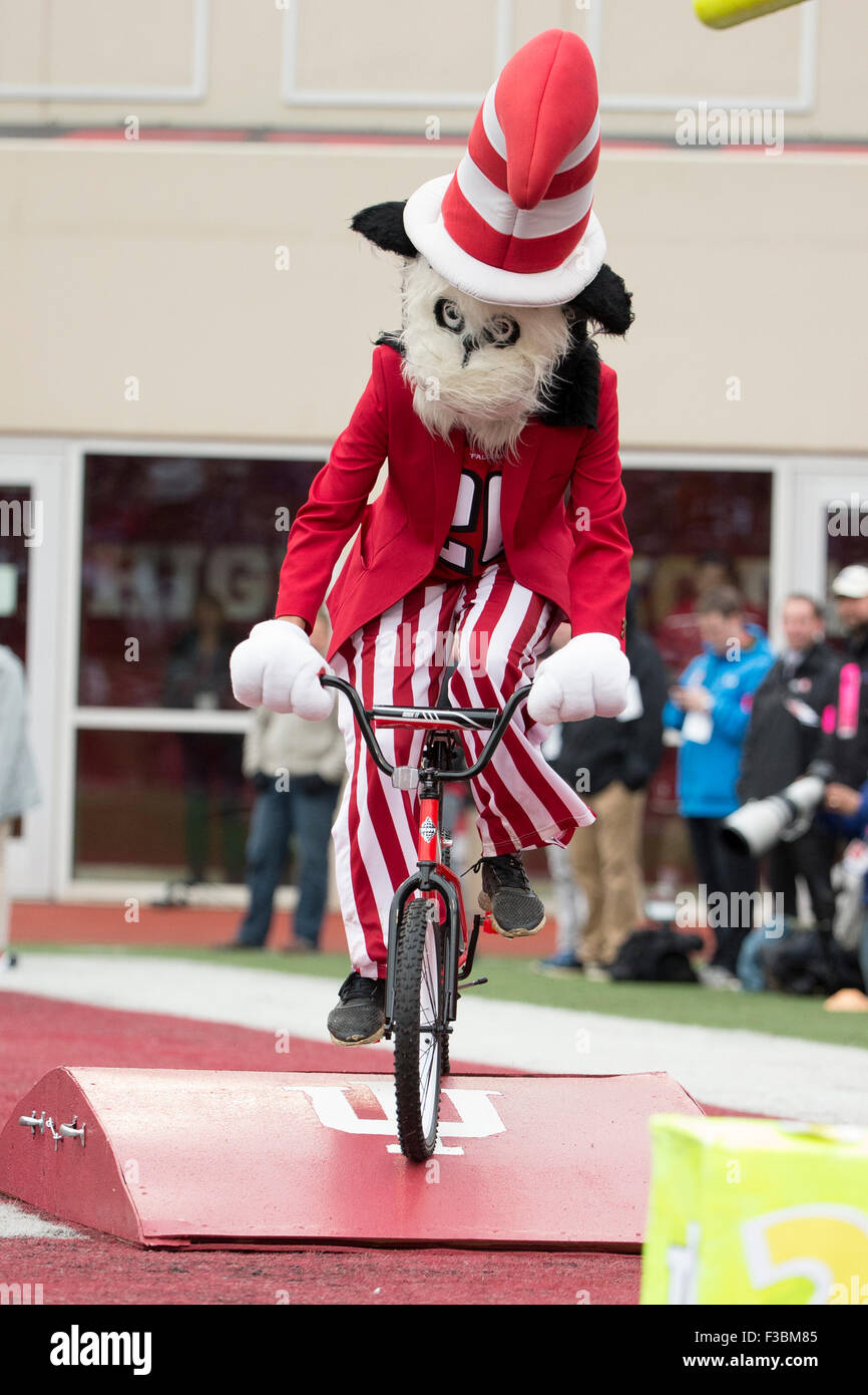 October 3, 2015: Indiana Hoosiers fan in a ''Cat in the Hat'' outfit ...