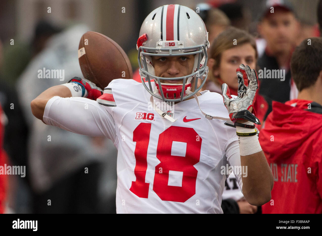 October 3, 2015: Ohio State Buckeyes wide receiver Kato Mitchell (18 ...