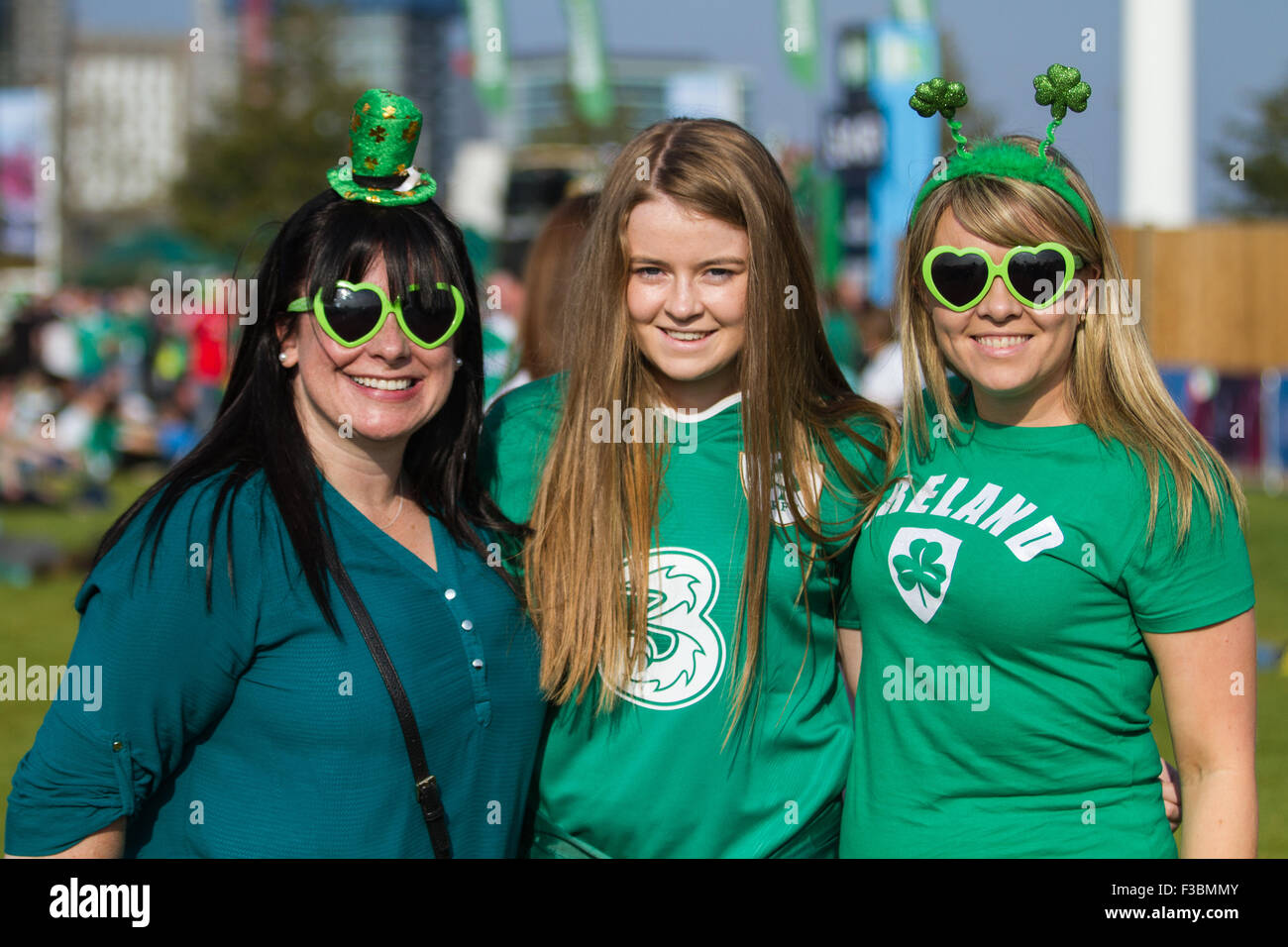 London, UK. 04th October 2015. Irish fans at the Queen Elizabeth ...