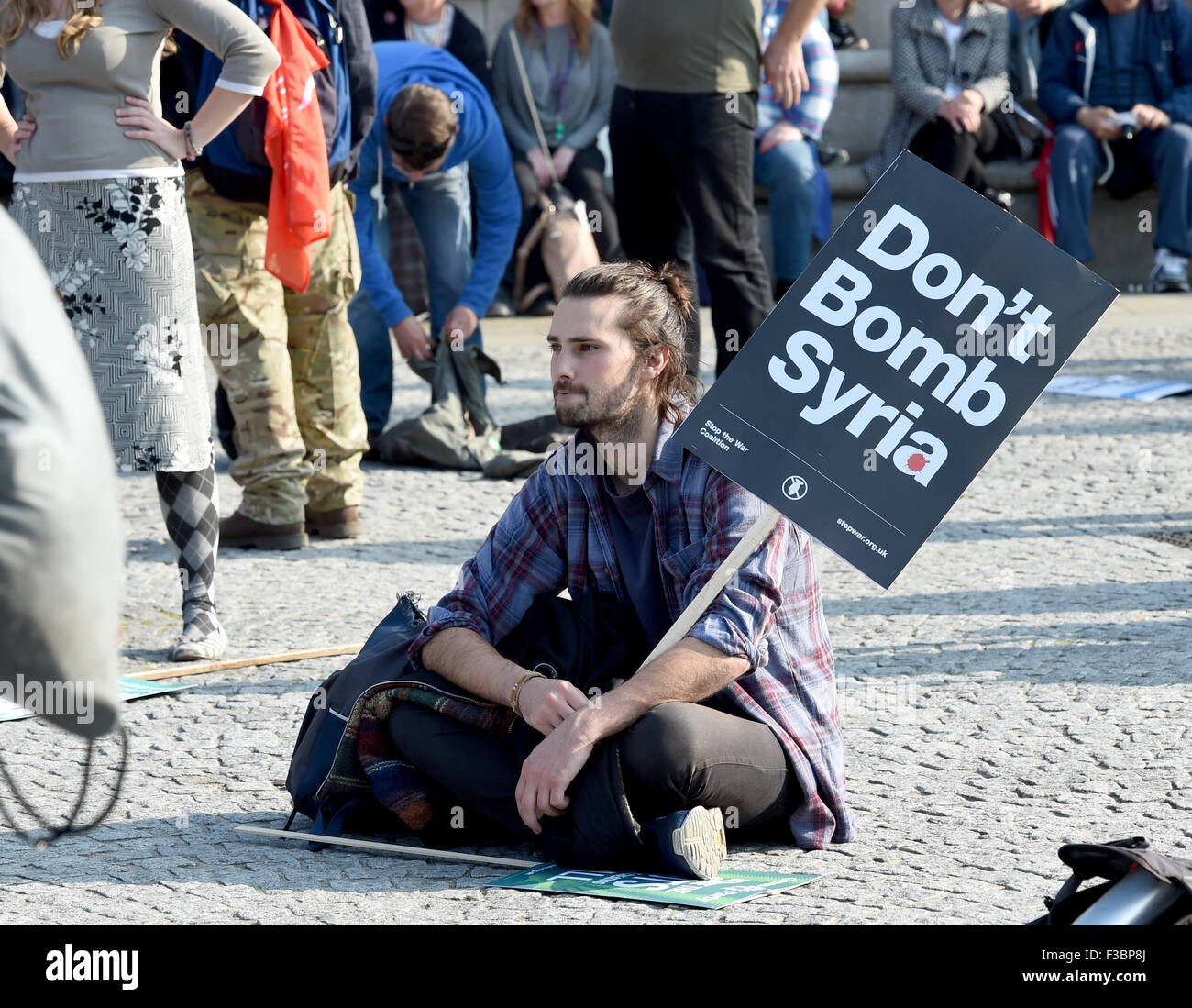 Dont bomb hi-res stock photography and images - Alamy