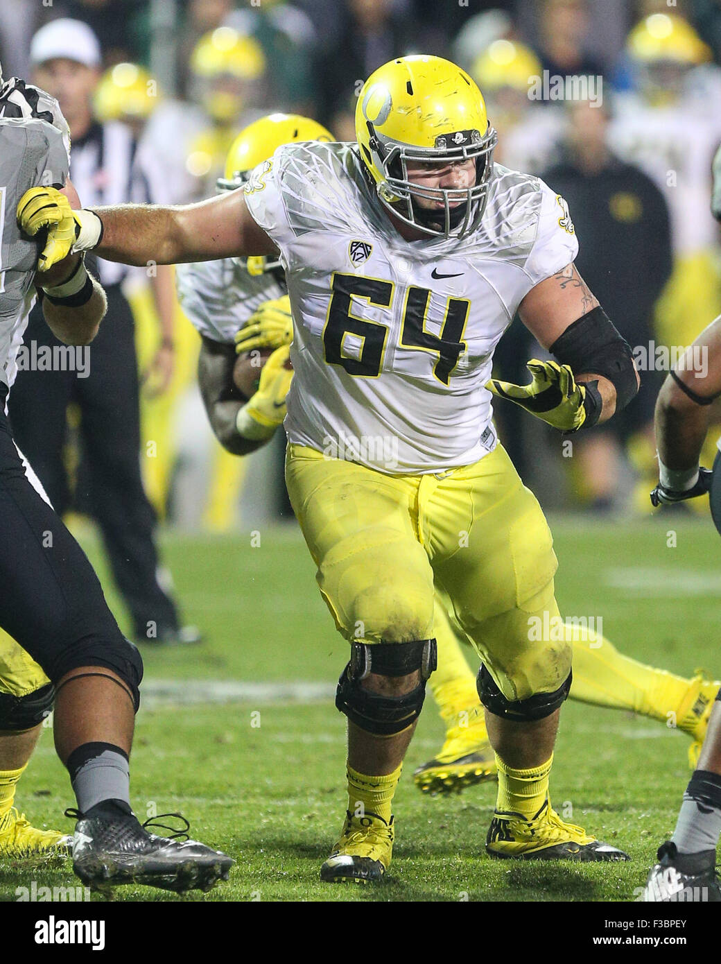 October 3, 2015: Oregon's Tyler Johnstone gets set to throw a block ...