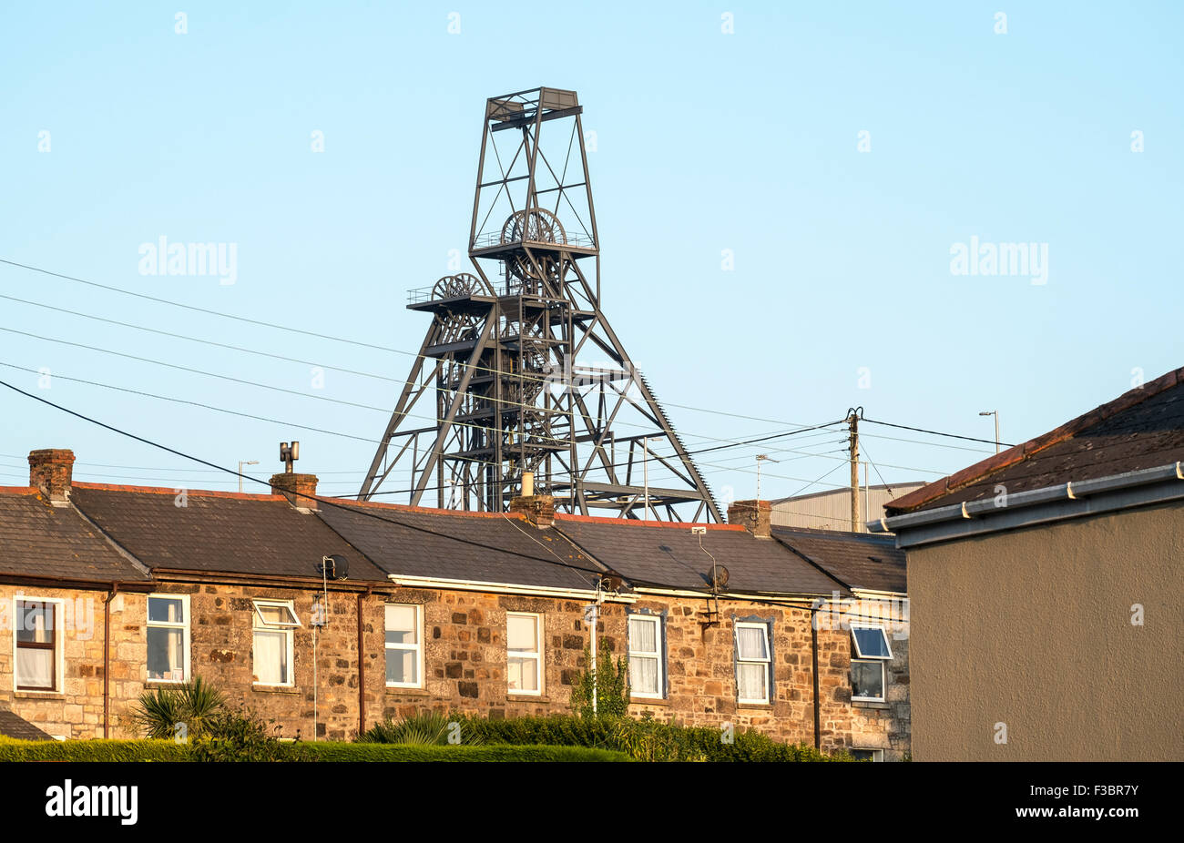 Old mine headgear hi-res stock photography and images - Alamy