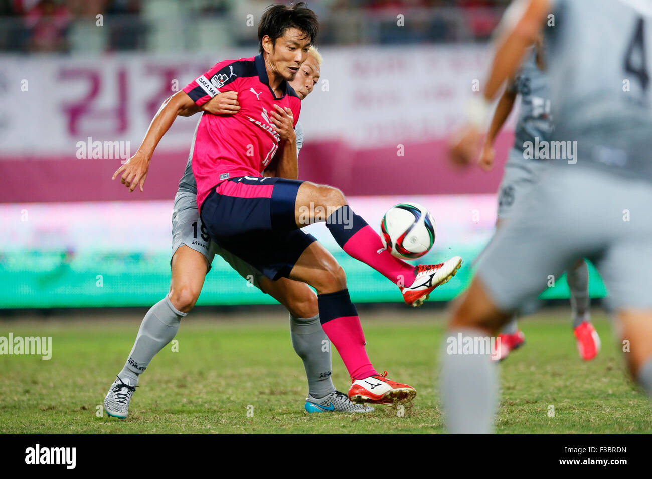 Osaka, Japan. 4th Oct, 2015. Yuzo Tashiro (Cerezo) Football/Soccer ...