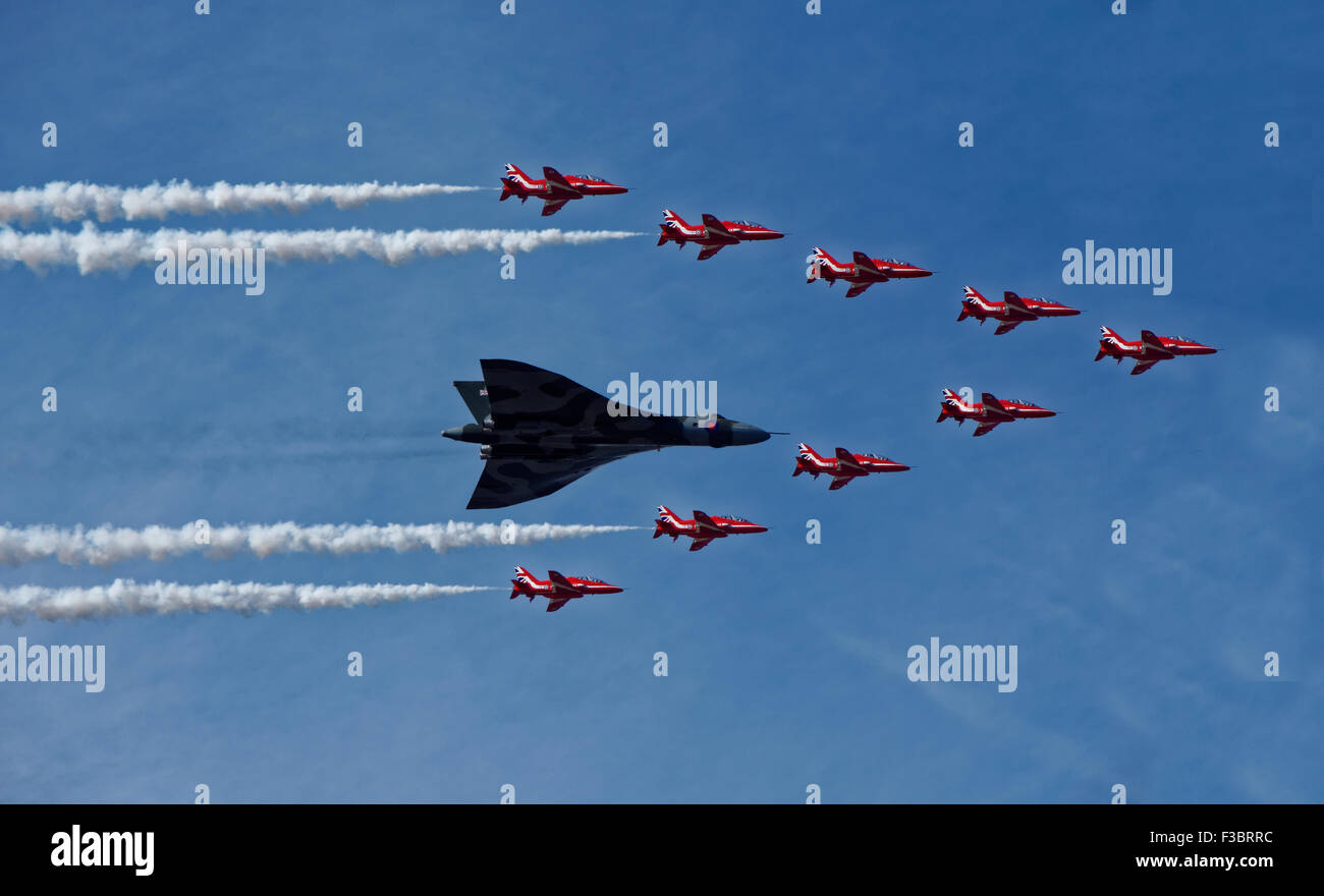 Red arrows with vulcan hi-res stock photography and images - Alamy