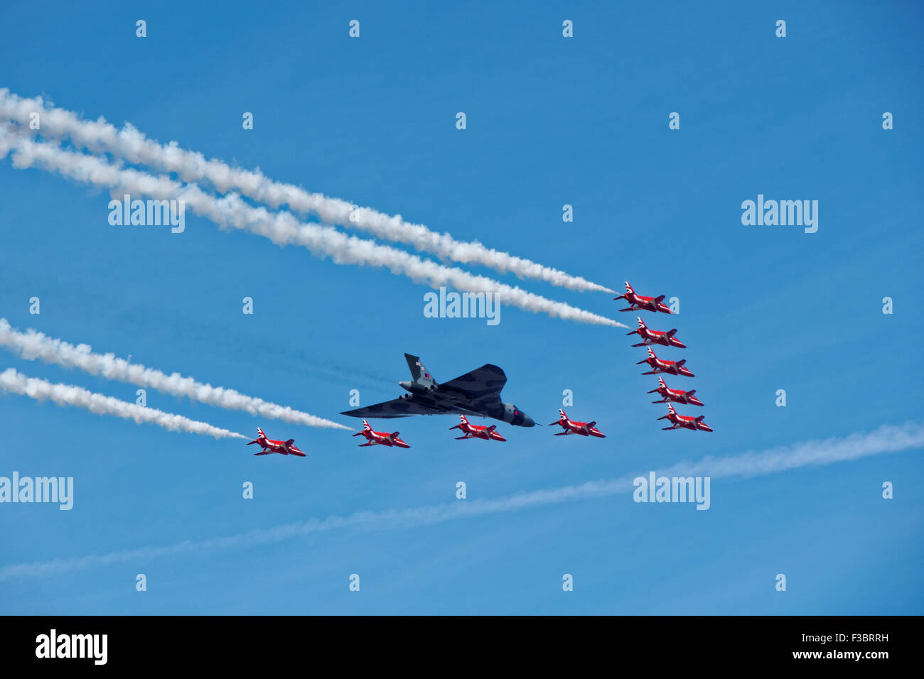 Vulcan with red arrows hi-res stock photography and images - Alamy