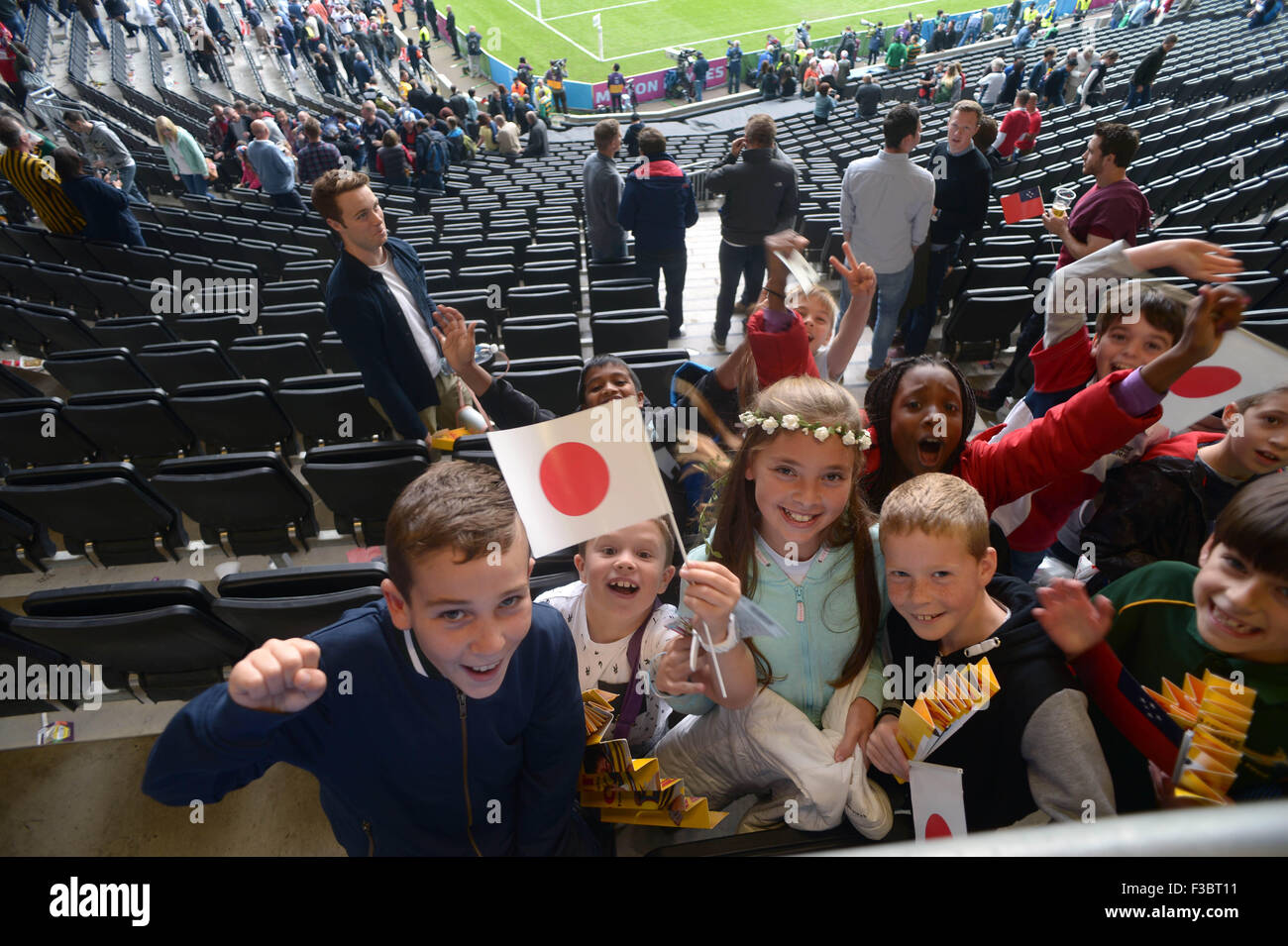 Milton Keynes, UK. 3rd Oct, 2015. Kids Fans Rugby : 2015 Rugby World ...